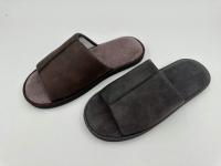 China OEM Fashionable Uppers Men's Indoor Outdoor Slippers Anti Slip For Winter for sale