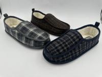 China Quilted Upper Mens Warm Indoor Slippers Comfortable Comfy Men's Winter Slippers for sale