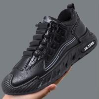 China Mens Sneakers Lightweight Breathable Tennis Shoes for Men M02 for sale