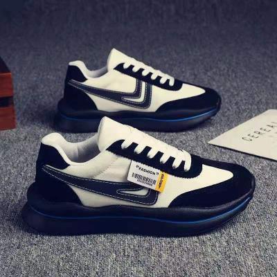 China Mens Non Slip Walking Sneakers with Breathable Mesh Upper and Faux Fur Lining for sale