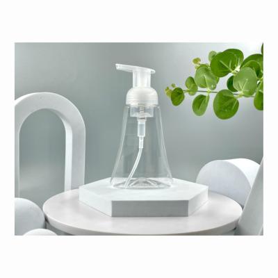 China Customized Color 180ml PET Plastic Bottle with Pump Sprayers for Holding Liquid Design for sale