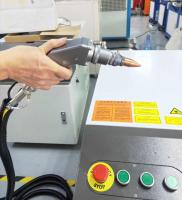 China Handheld Laser Welding Machine Fiber Transmission Welder 1000 Watt For Metal for sale