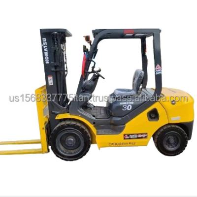 China Used 3 Ton Komatsu Diesel Forklift 2016 45kw with Original Hydraulic Valve for sale