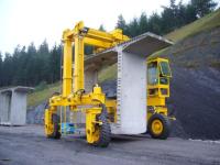 China 18-35m Span Automated Rubber Tyred Gantry Rtg Gantry Crane Remote Control for sale