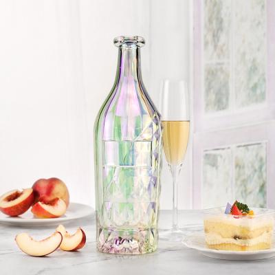 China Luxury Diamond-Shaped Wine Bottles 700ml/750ml/1000ml Capacity for Carbonated Drinks for sale