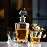 China 500ml Glass Home Bar Party Clear Whiskey Wine Bottle Decanter Dispenser for Beverage for sale