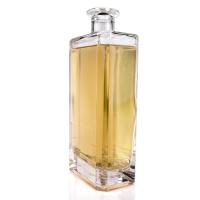 China Classic Square Glass Bottles for Wine 500ml 700ml Base Material Glass and Super Flint for sale
