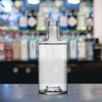 China Shaped Shrink Cap Seal Glass Bottles for Liquor and Wine 700ml Capacity Screw Cap for sale