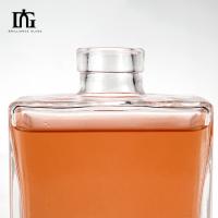 China Square Liquor Whisky Bottle 500 Ml/750 Ml/1000 Ml for Carbonated Drinks and Beverages for sale