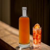 China Engraved 500ml 750ml 1000ml Vodka Spirit Bottle with Rum Gin Liquor Alcohol Glass Bottle for sale