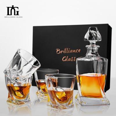 China 500ml 750ml Empty Glass Liquor Wine Whisky Vodka Tequila Bottle with Cork Screw Cap for sale