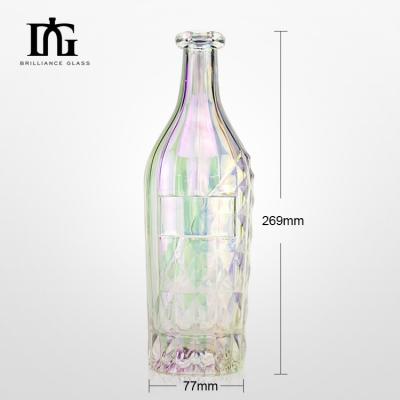 China Glass Bottle for Spirits Liquor 700ml Capacity Cork and Screw Cap Customized Design for sale