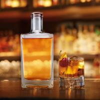 China Accptable OEM/ODM 700ml Square Shape Glass Bottle for Whisky Gin Vodka Spirit Choice for sale