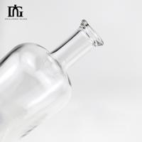China WHISKY 750ml Clear Flint Glass Bottle with Classical Round Design and Glass Collar for sale