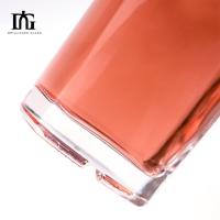 China 750ml Clear Red Wine Whiskey Glass Bottle With Cork for OEM/ODM Acceptable and Design for sale