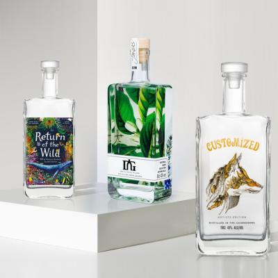 China Custom Packaging Refilling Glass Empty 500ml Perfume Bottle with Engraving and Painting for sale