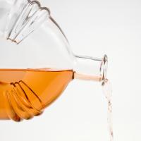 China 500ml 700ml Clear Glass Bottle With Stopper Cork For BRANDY Acceptable OEM/ODM Unique for sale
