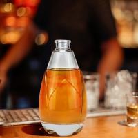 China Provided Freely Super Flint Color Crystal White Glass Bottles for Brandy and Vodka with Cork for sale