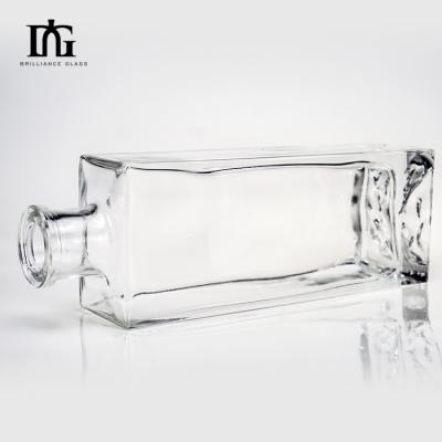 China OEM/ODM Acceptable Sale 500ml 700ml 750ml Square Shape Clear Glass Bottle for Beverage for sale