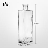 China OEM/ODM Acceptable Sale 500ml 700ml 750ml Square Shape Clear Glass Bottle for Beverage for sale