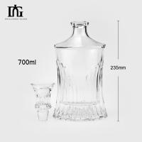 China Collar Material 700ml Crystal Whiskey Decanter Custom Logo for Liquors and Beverages for sale