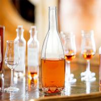 China OEM/ODM Acceptable Transparent Glass Bottle 700ml 750ml for Liquors and Beverages for sale