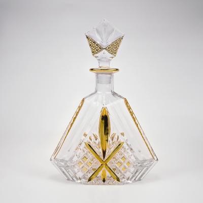 China 500ml 17oz Classic Irregular Shaped Gold Rim Glass Liquor Decanter for Wine Bourbon Tequila for sale