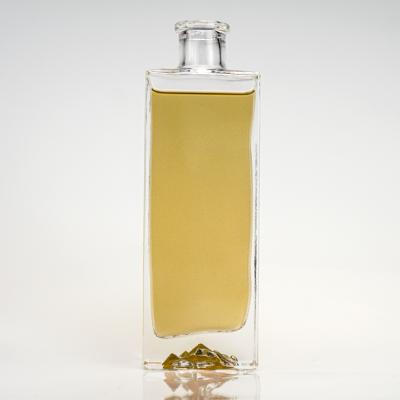 China Capacity 500ml Flat Empty Clear Glass Liquor Bottle for Whisky Rum Spirits Vodka Gin for sale