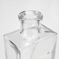 China Capacity 500ml Flat Empty Clear Glass Liquor Bottle for Whisky Rum Spirits Vodka Gin for sale
