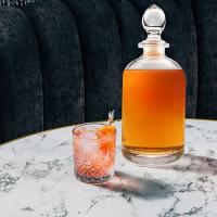 China BRANDY Custom 500ml 700ml 750ml Rum Vodka Whisky Liquor Gin Glass Bottle with Glass Cork for sale