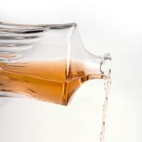 China Screen Printing Hot Stamping 750ml Clear Glass Decanter for Liquors and Beverages for sale