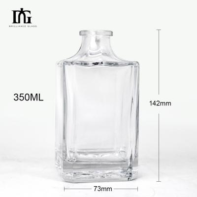 China Customize Empty Whisky Bottles 50ml 375ml Glass Spirit Bottle for Liquors Capacity 700ml for sale