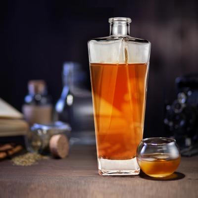 China Custom Engraved Hot Stamping Label Transparent Glass Bottle 500ml 700ml 750ml 1000ml for sale