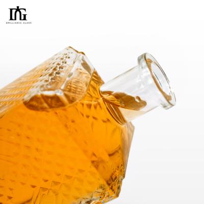 China Round Glass Bottles for Gin Rum Tequila Spirits 750ml 1 Liter Clear Empty Vodka Liquor for sale