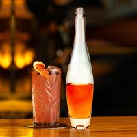 China Custom Logo Transparent Glass 550ml Wine Bottle for Champagne/Whisky/Vodka/Liquor for sale