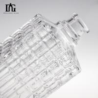 China Acceptable Customer's Logo 500ml Glass Bottle for Clear Spirit Wine Liquor in Square Shape for sale