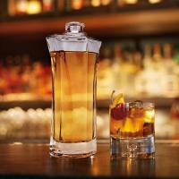 China Glass Beverage Bottle with Gold Cork Screw Cap Transparent Vodka Glass Bottle Beer for sale