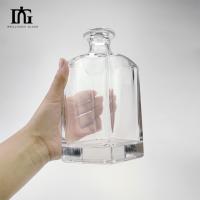 China 750 ml Glass Bottle Customized Mold Shape Super Flint Whiskey Gin Vodka Liquor Bottle for sale