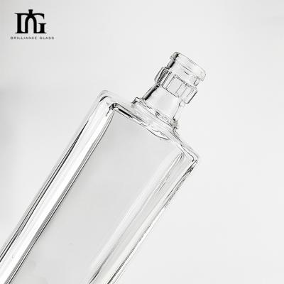 China 500ml Square Clear Empty Brandy Whisky Glass Bottle with Acceptable OEM/ODM for sale