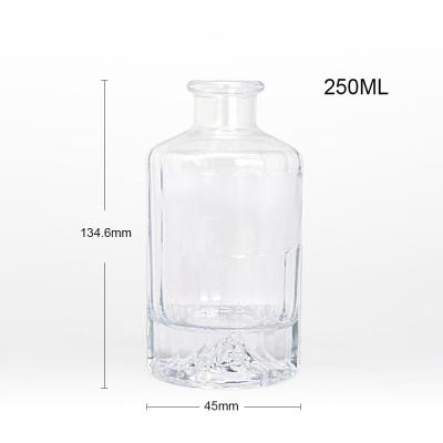 China Acceptable OEM/ODM Liquor Bottles for Vodka Whisky Rum Gin Brandy in Different Sizes for sale