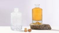 China Acceptable OEM/ODM Liquor Bottles for Vodka Whisky Rum Gin Brandy in Different Sizes for sale