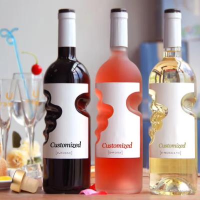 China Provided Freely Sample 750ml Gin Bottle Glass Spirits Bottle for in Various Settings for sale