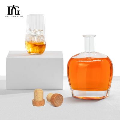 China 250ml/500ml/700ml/750ml Capacity Glass Liquor Spirit Bottles with Customized Printing for sale