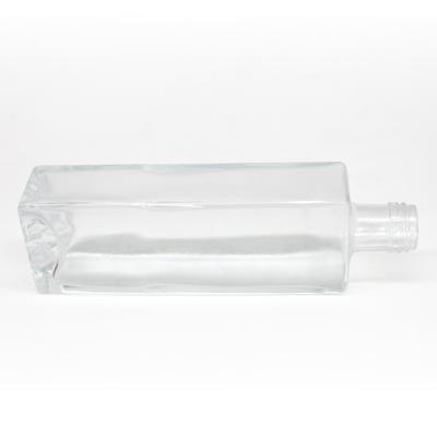 China Cork Screw Both Cap Type 750ml Glass Bottle for Flint Gin Vodka Rum Whisky and Brandy for sale