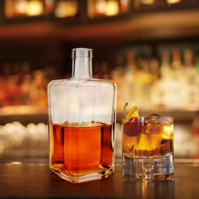 China Empty Brandy Rum Gin Whisky Vodka Glass Bottle 500ml 700ml 750ml for Liquor Packaging for sale