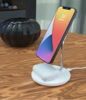 China 15W Fast Charging Magnetic Wireless Charger Stand for iPhone 13 14 15 Pro Max White Type C Input Port for sale