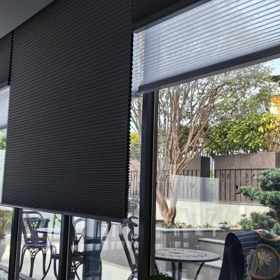 China 16-20-26-38-45mm Honeycomb Shades for Bedrooms Windproof and Light-Blocking Function for sale