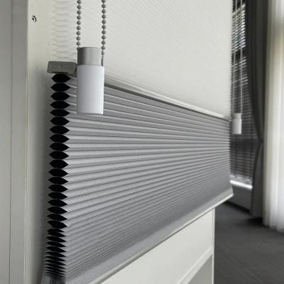 China Simple Cleaning Method Modern Style Fabric Customized Honeycomb Blinds for Insulation for sale