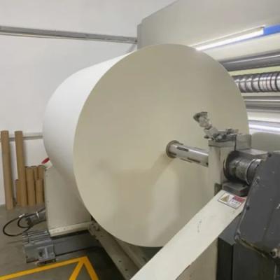 China Recyclable Food Grade Greaseproof Paper Roll for Snack Packaging Laminated PE Coated Roll Wrapping Packaging Cups for sale