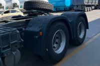 China SINOTRUK HOWO TX Tractor Truck with 400 HP Engine and 600 L Fuel Tank for Port Drayage & Container Transport for sale